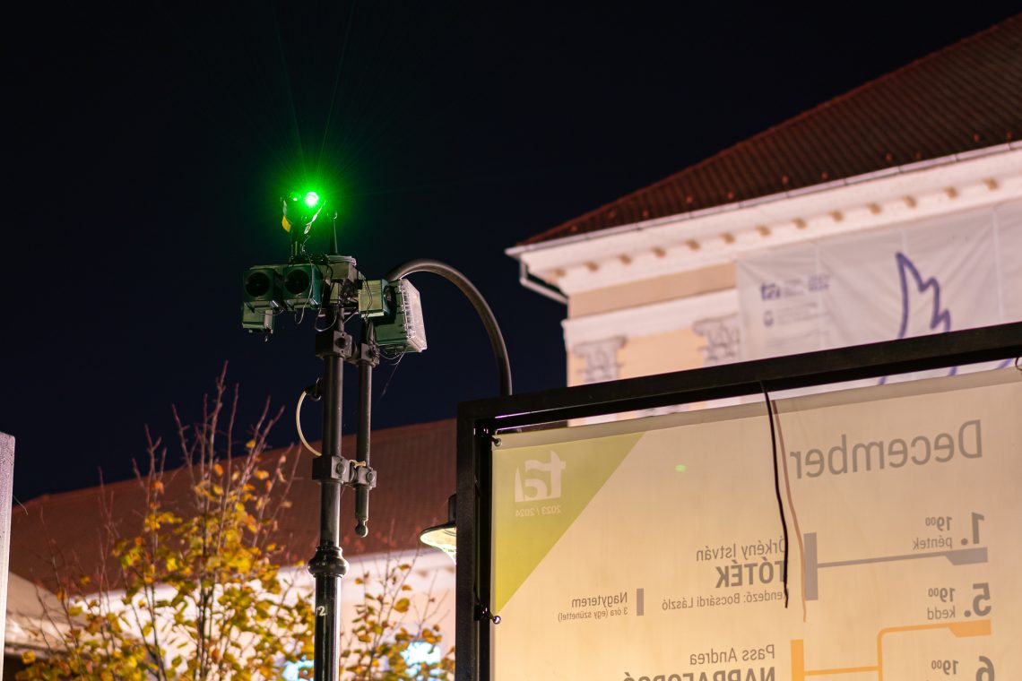 Dispozitive ultrasonice și laser pentru alungarea ciorilor din Parcul ...